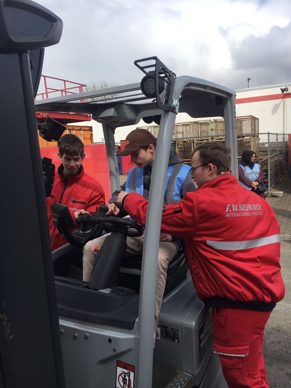 FWN öffnet Tür & Tor am Tag der Logistik (20.04.2023) | F.W. Neukirch